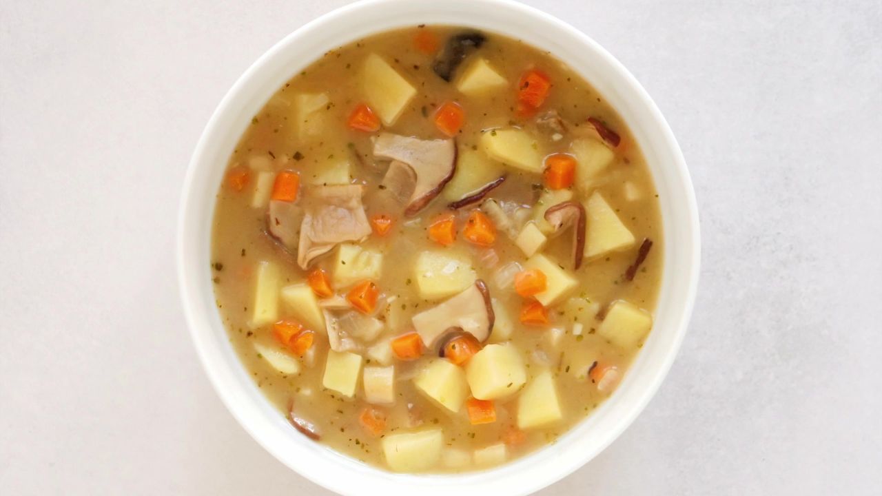 Absolutní česká klasika – vydatná bramboračka, která zahřeje | Stream